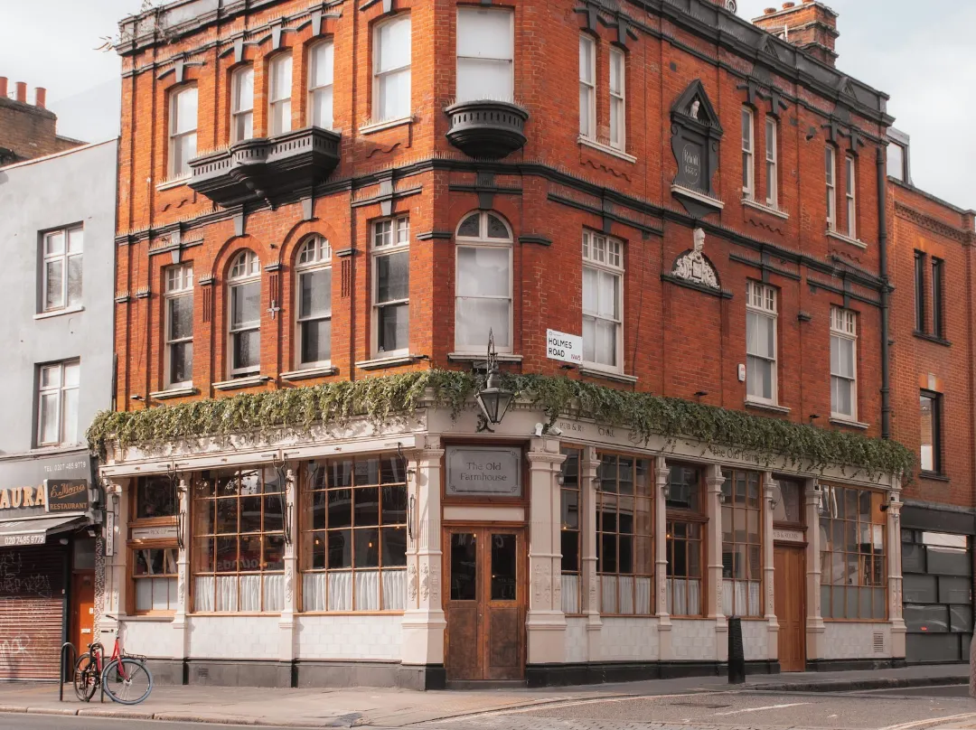 The Old Farmhouse Pub And Rooms - London, UK