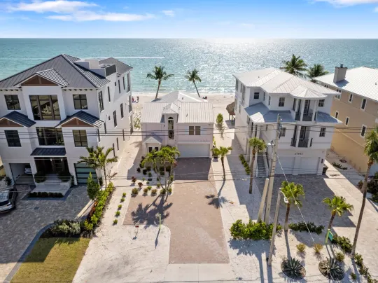Panoramic Gulf Views And Luxurious Amenities - Stunning Beachfront Paradise - Bonita Springs, FL