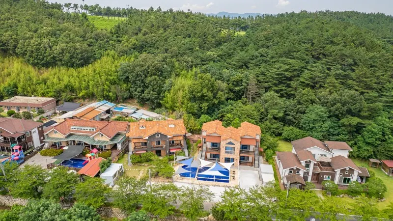 Gyeongju La Vie Est Belle Pension - Gyeongju-si