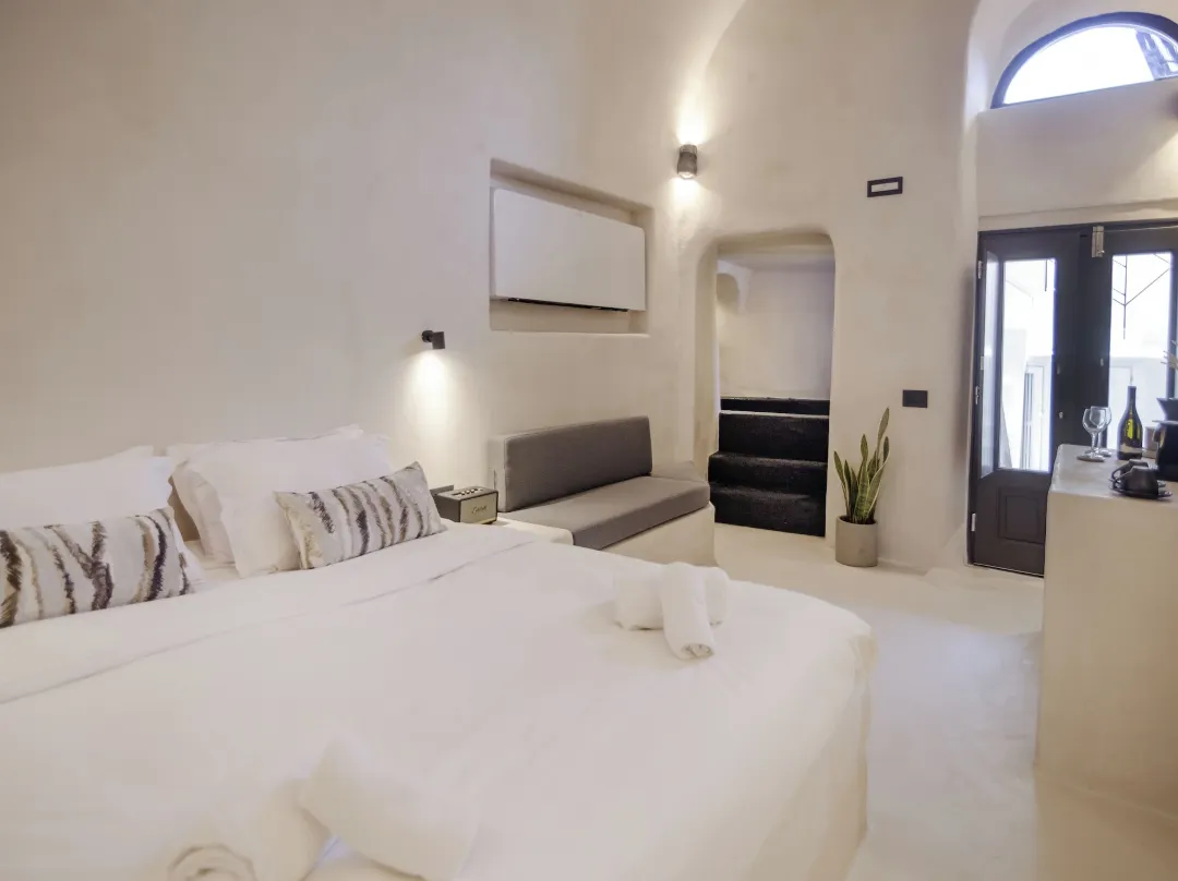 One Of One Suites - Oia