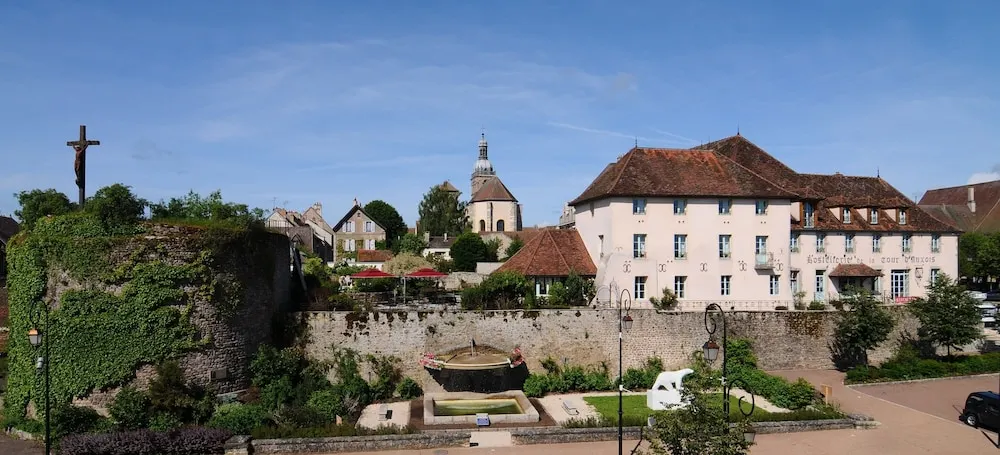 Hostellerie De La Tour D'auxois - Saulieu