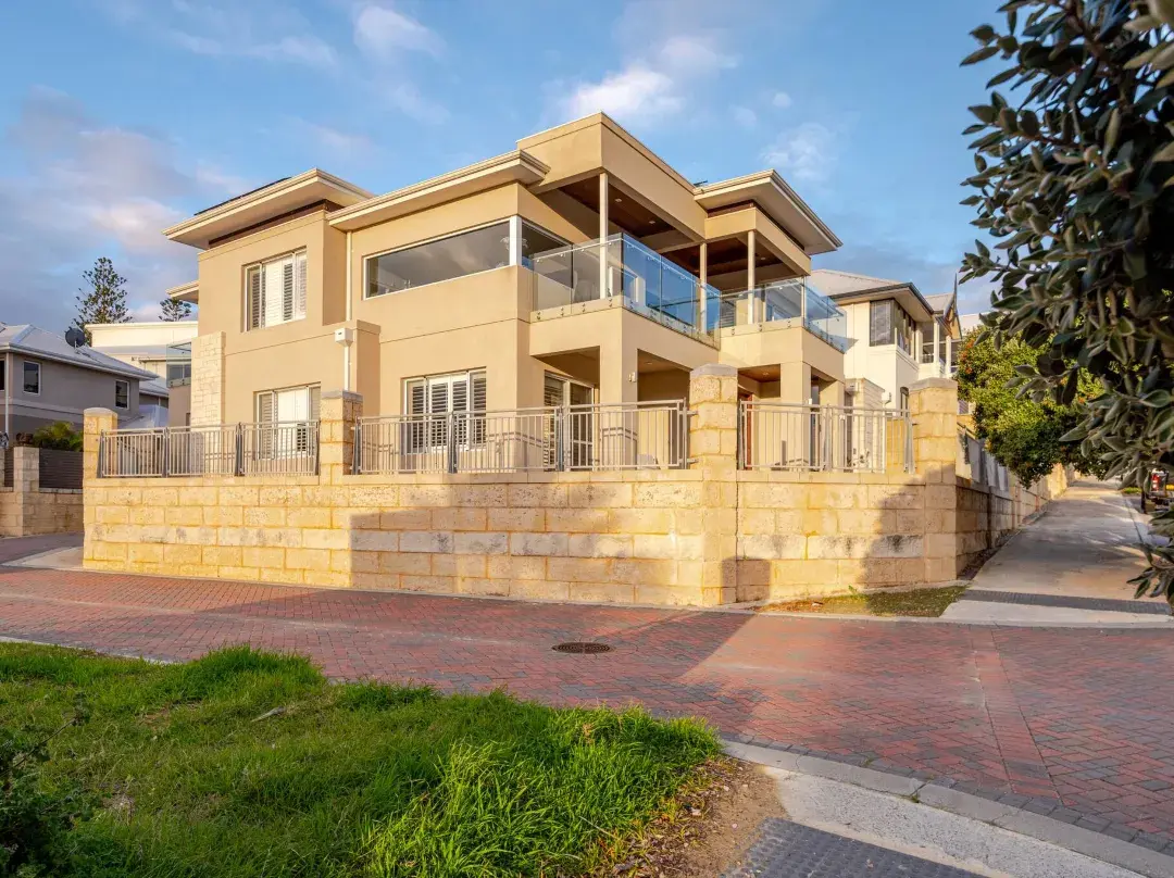Located In The Mindarie Marina A Luxury House In A Perfect Location - Mindarie