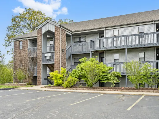 Scenic Patio And Resort Amenities - Luxurious Tranquil Escape - Branson, MO