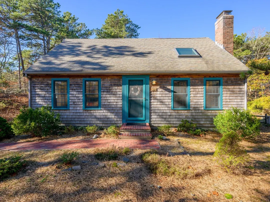 Charming Retreat With Fire Pit And Beautiful Garden - Tranquil Escape - Cape Cod, MA
