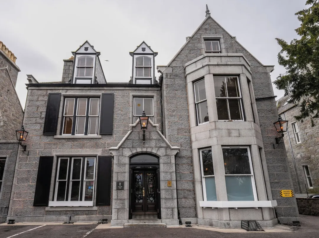 The Dutch Mill Hotel - Aberdeen, UK