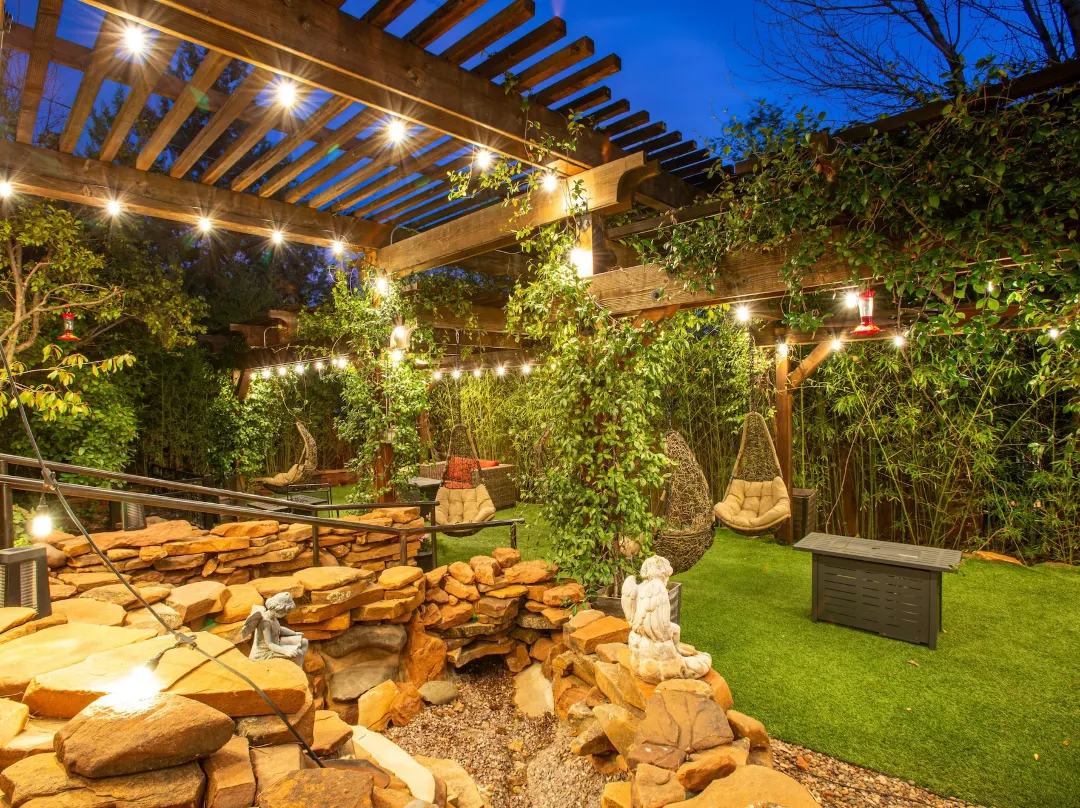Lantern Light Inn - Romantic Getaway - Sedona, AZ