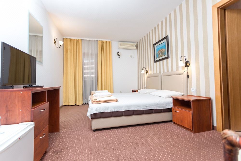 Tropico Guesthouse - Budva