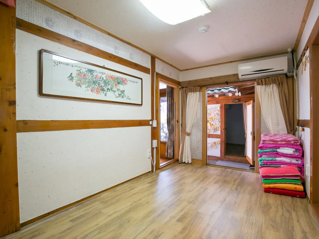 Jeonju Tteulanchae Hanok Stay - Jeonju-si
