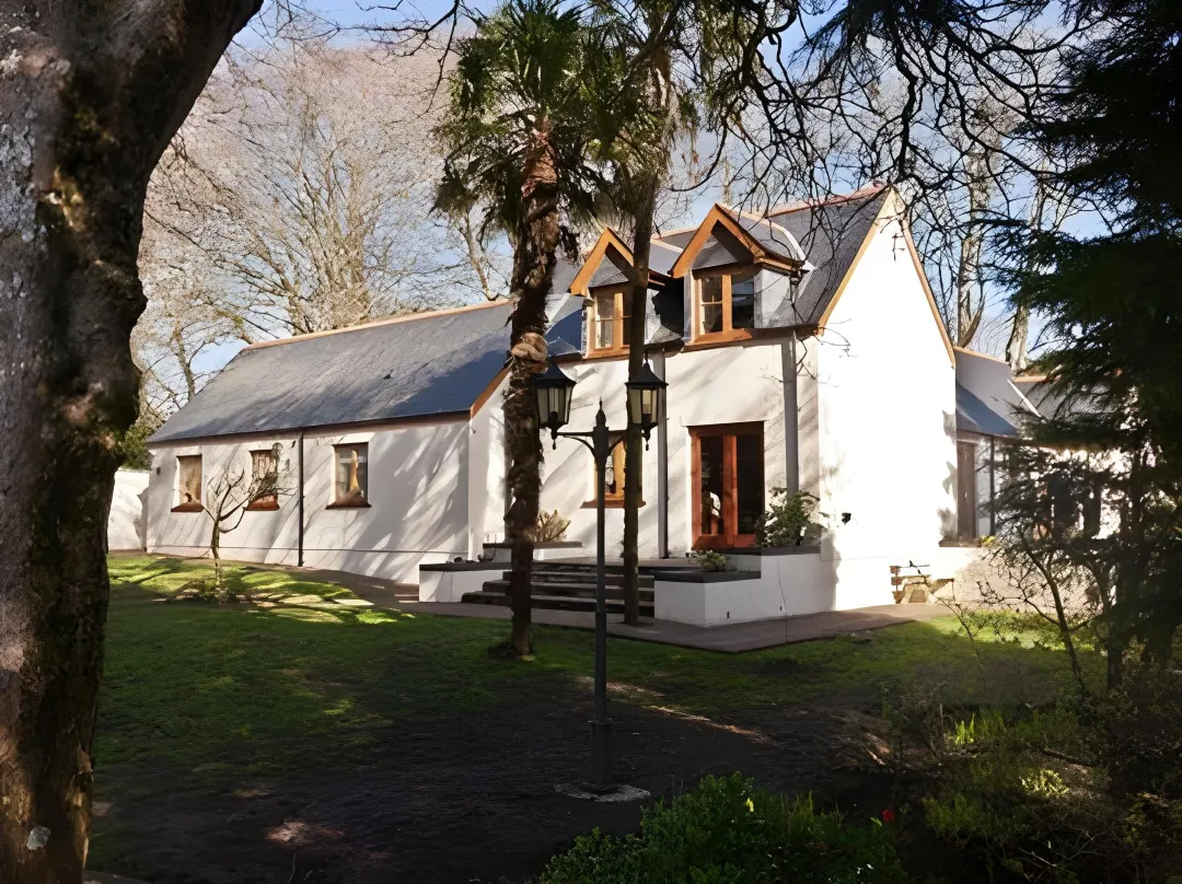 Little Red Rooster Rest And Spa - Tenby