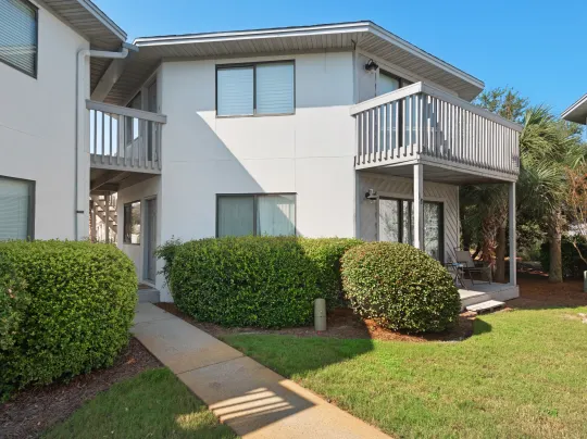 Sparkling Pool And Cozy Beach Retreat - Charming Vacation Haven - Miramar Beach, FL