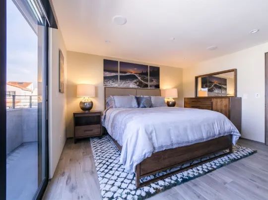 Luxurious Open Space And Spacious Patio - Exquisite Coastal Haven - Newport Beach, CA