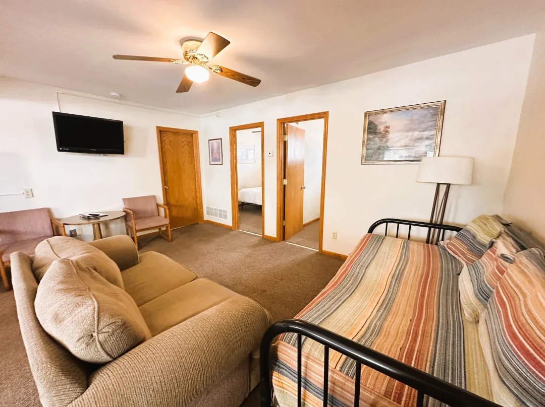 Alhonna Resort Llc - Sunrise Beach, MO