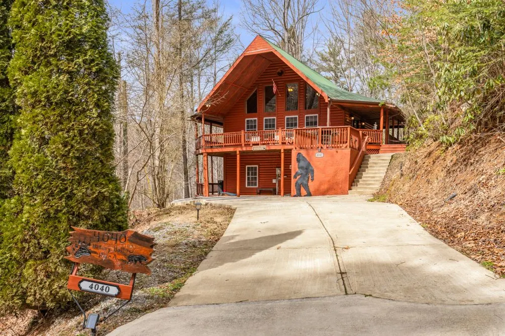 Expansive Deck And Game Room - Charming Mountain Retreat - Townsend
