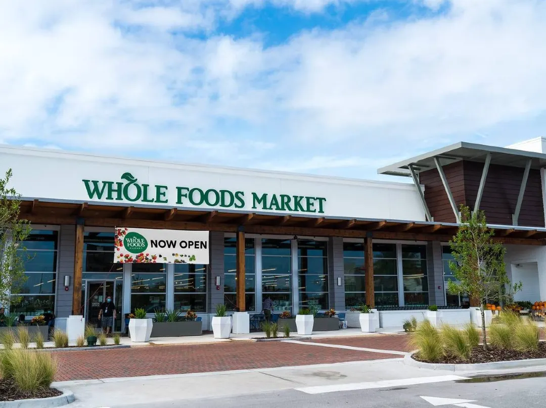 Fully Furnished And Central Location - Luxurious Beach Escape - Jacksonville Beach, FL