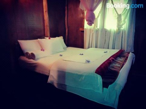 Moon Plains Forest Log,Nuwara Eliya - Updated Prices & Hotel Reviews ...