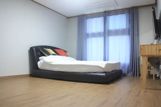 Jeju Hanttobagi Guest House - Jeju