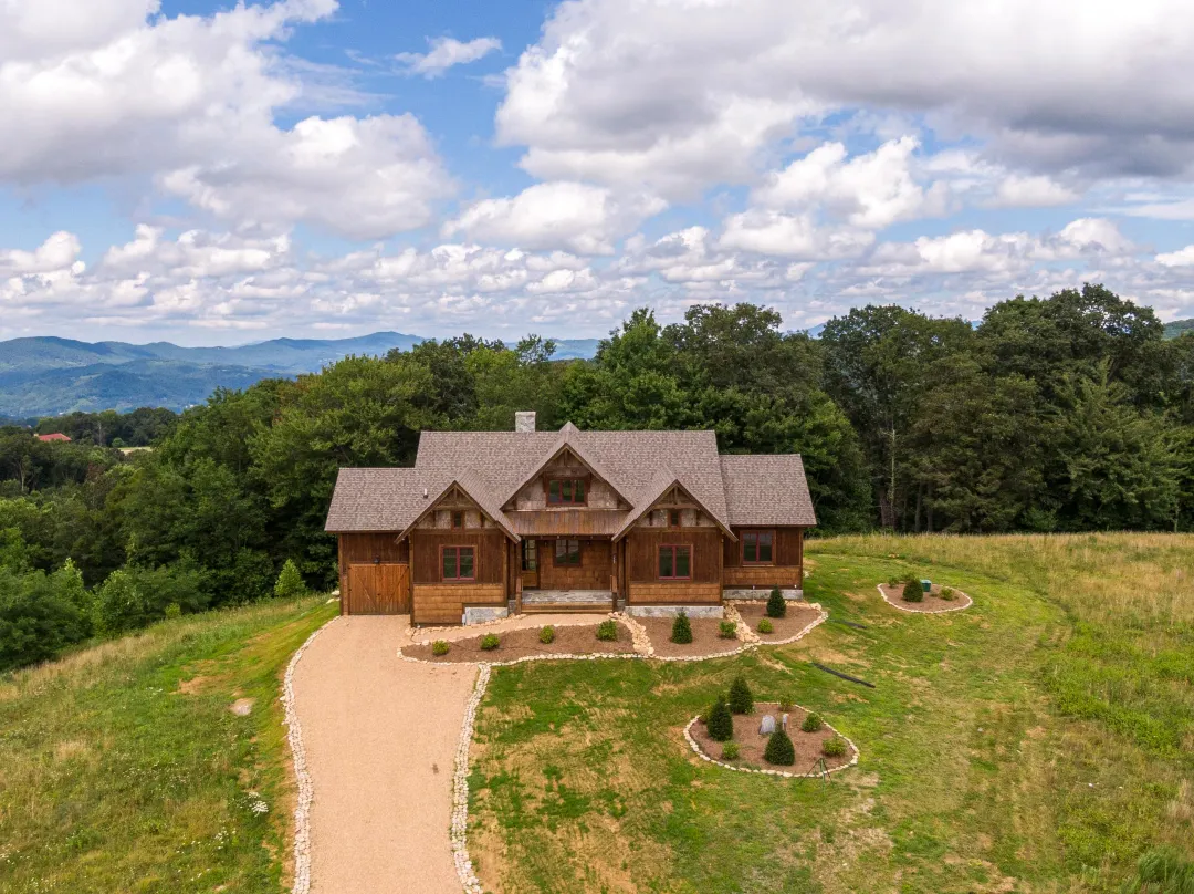 Hot Tub And Breathtaking Mountain Views - Charming Getaway - Beech Mountain, NC
