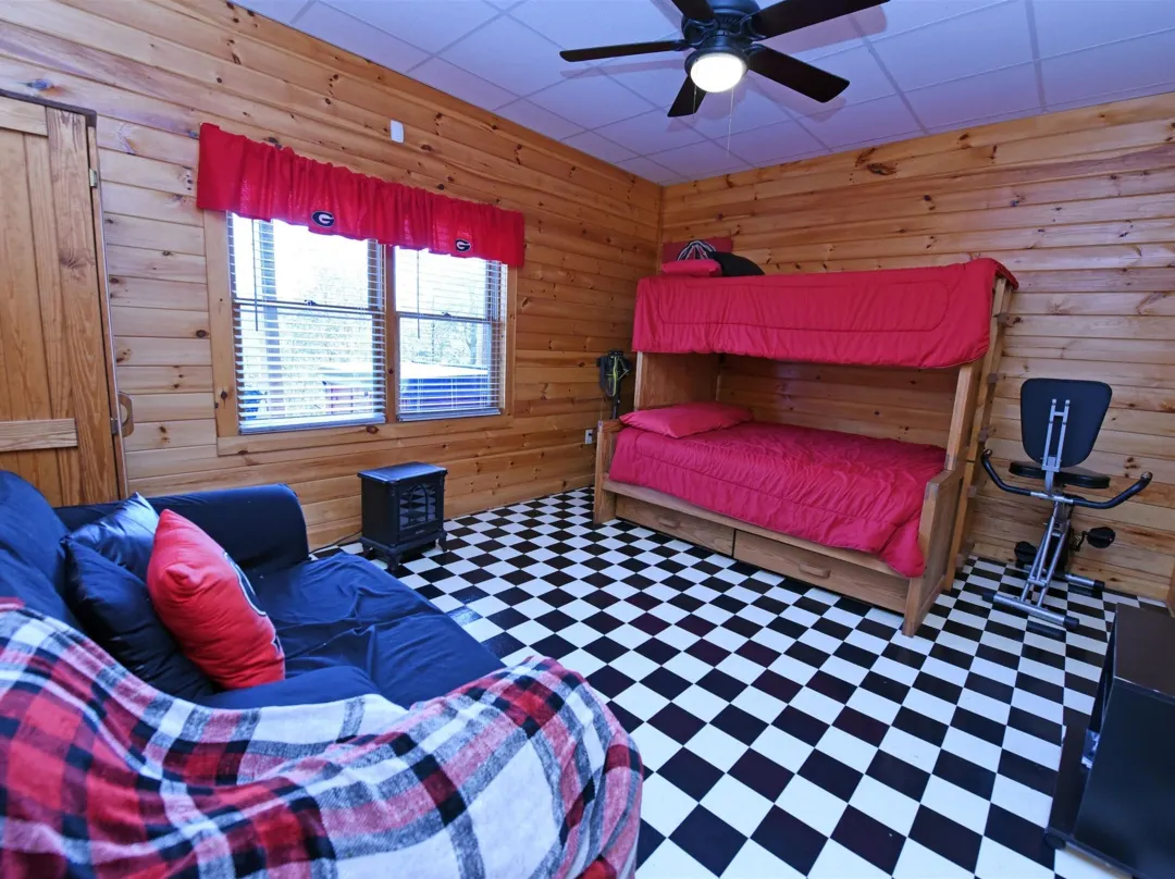 Hot Tub And Scenic Views In Gated Community - Stunning Cabin Retreat - Blue Ridge, GA