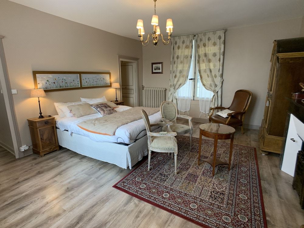 Au Relais Saint Maurice / Chambre D'hôtes - Chinon