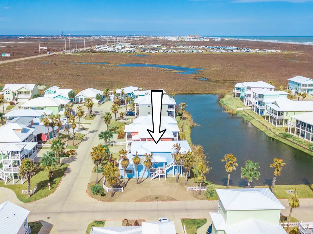 Tropical Retreat - Steps To Pool, Boardwalk, & Hot Tub - Port Aransas