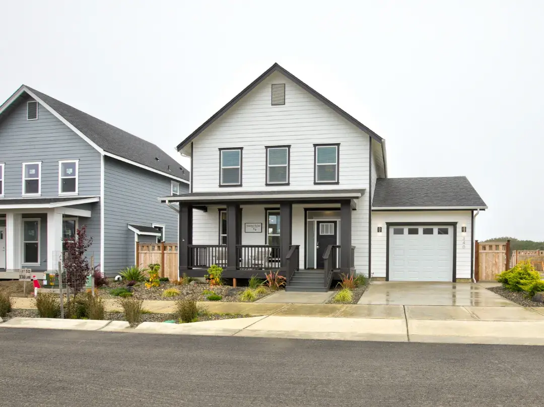 Open Concept Living Spaces And Back Porch - Spacious Coastal Retreat - Ocean Shores, WA