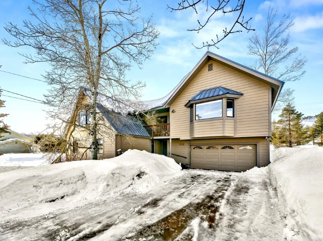 Stunning Views, Spacious Living, And Entertainment Room - Cozy Retreat - Lake Tahoe