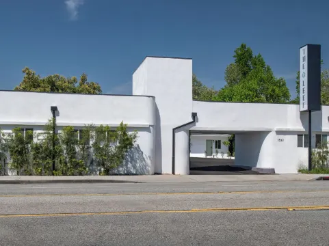 The Leef Hotel - San Fernando Valley, CA