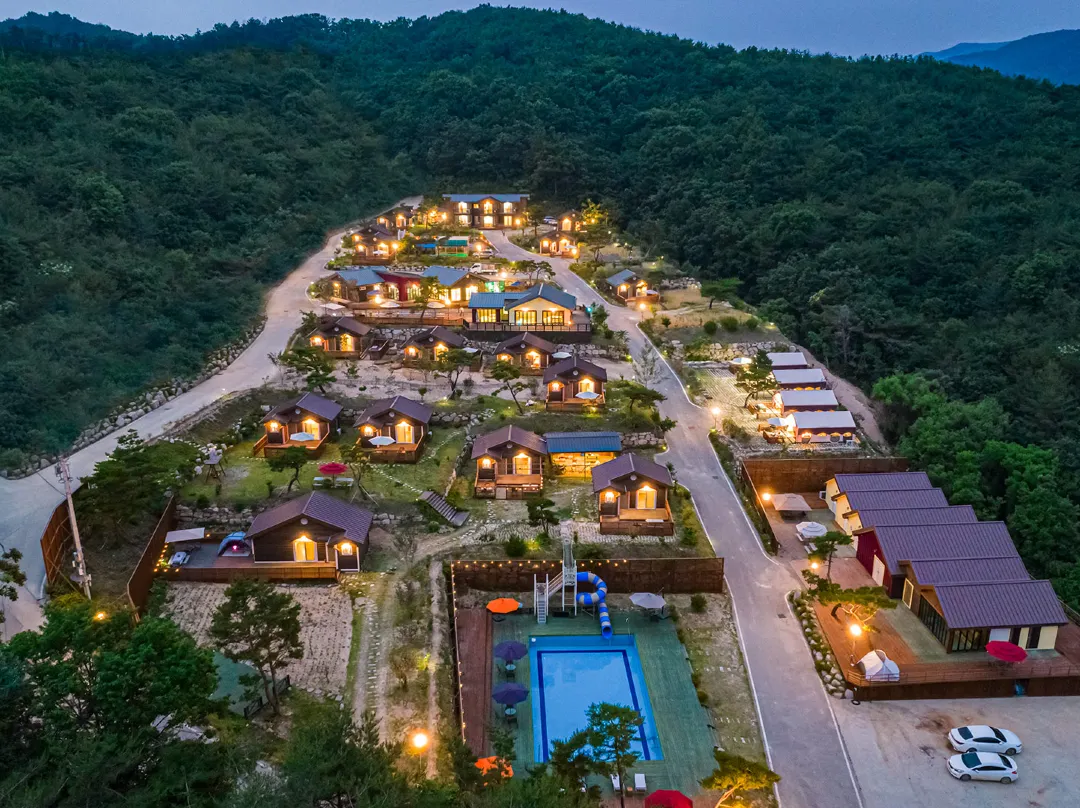 Gyeongju Camp Five Pension Glamping - Gyeongju-si