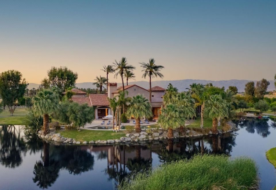 Mirabella - Luxury Estate w Lake, Pool, Hot Tub & Barn, Indio - 2025 ...