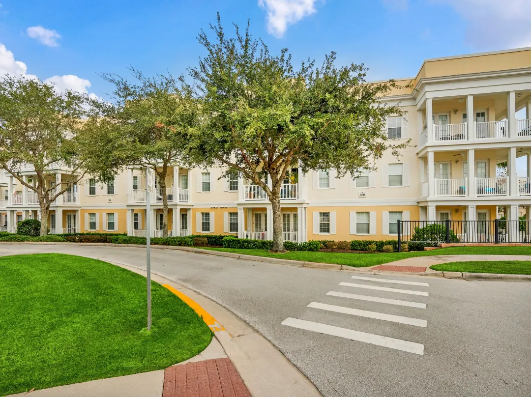 Wrap Around Veranda And Large Communal Pool - Spacious Elegant Haven - Davenport, FL