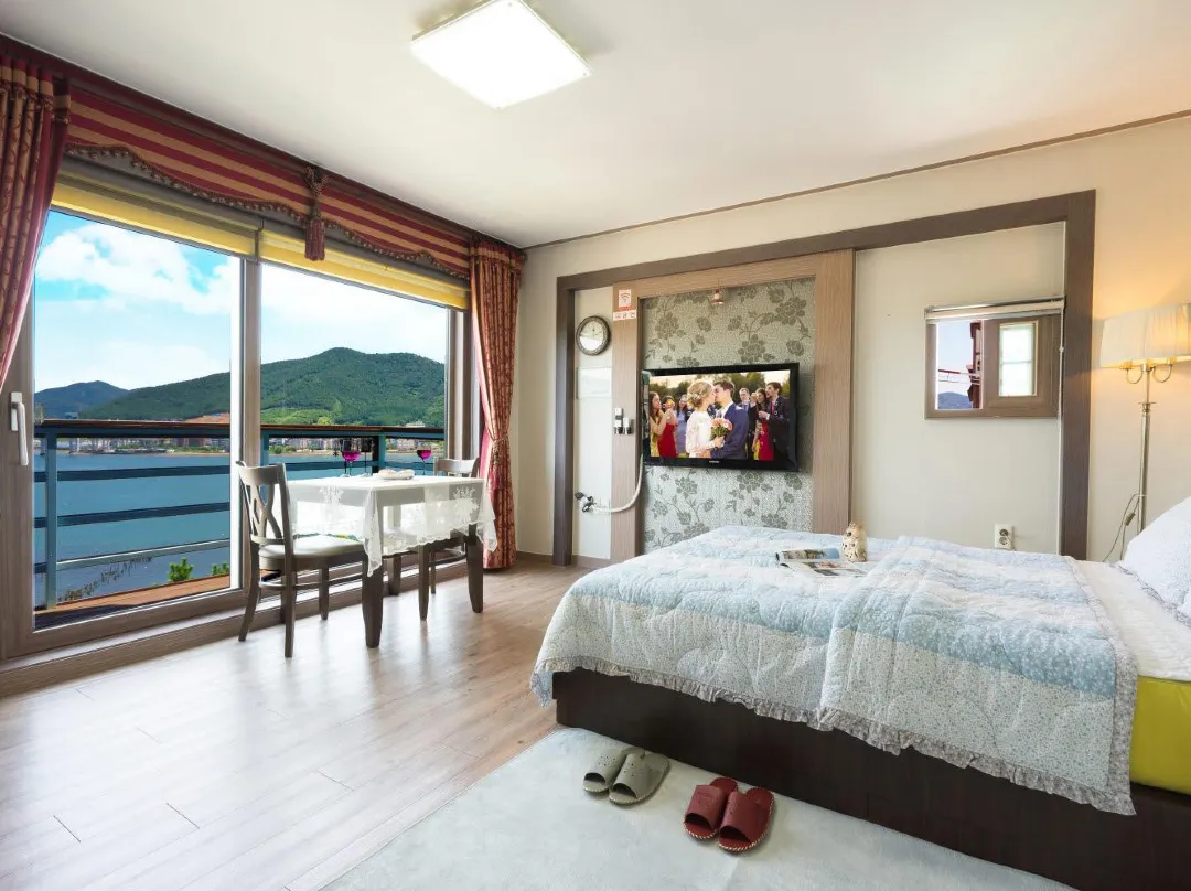 Poonchamaeul Hiyasins - Tongyeong-si