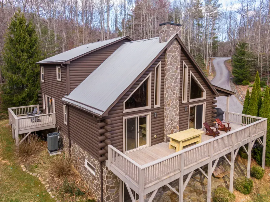 Luxurious Home With Game Room And Outdoor Oasis - Inviting Escape - West Jefferson, NC