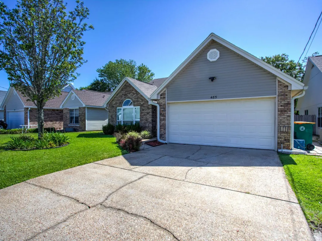 485 Sandy Ridge Circle - Navarre, FL