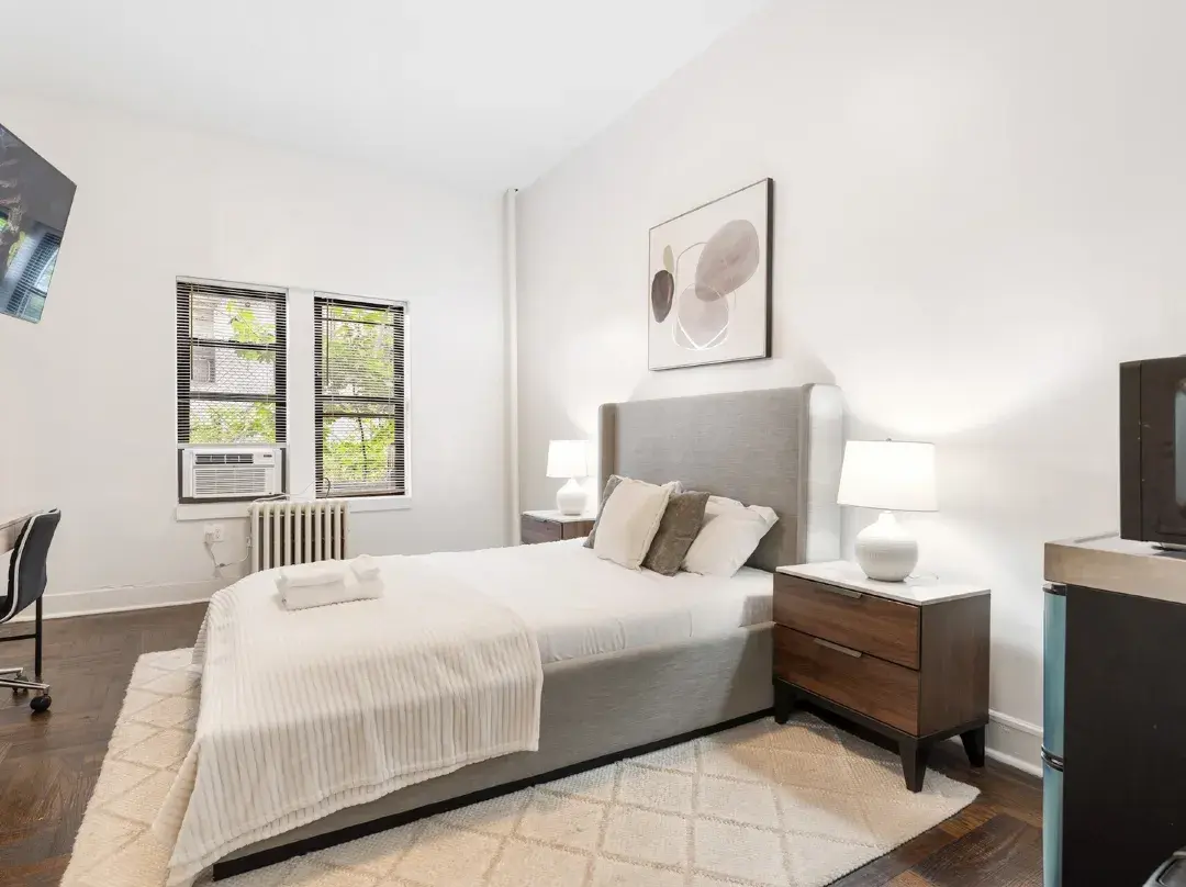 Cozy Living Areas And Relaxing Spaces - Stylish Urban Escape - Staten Island, NY