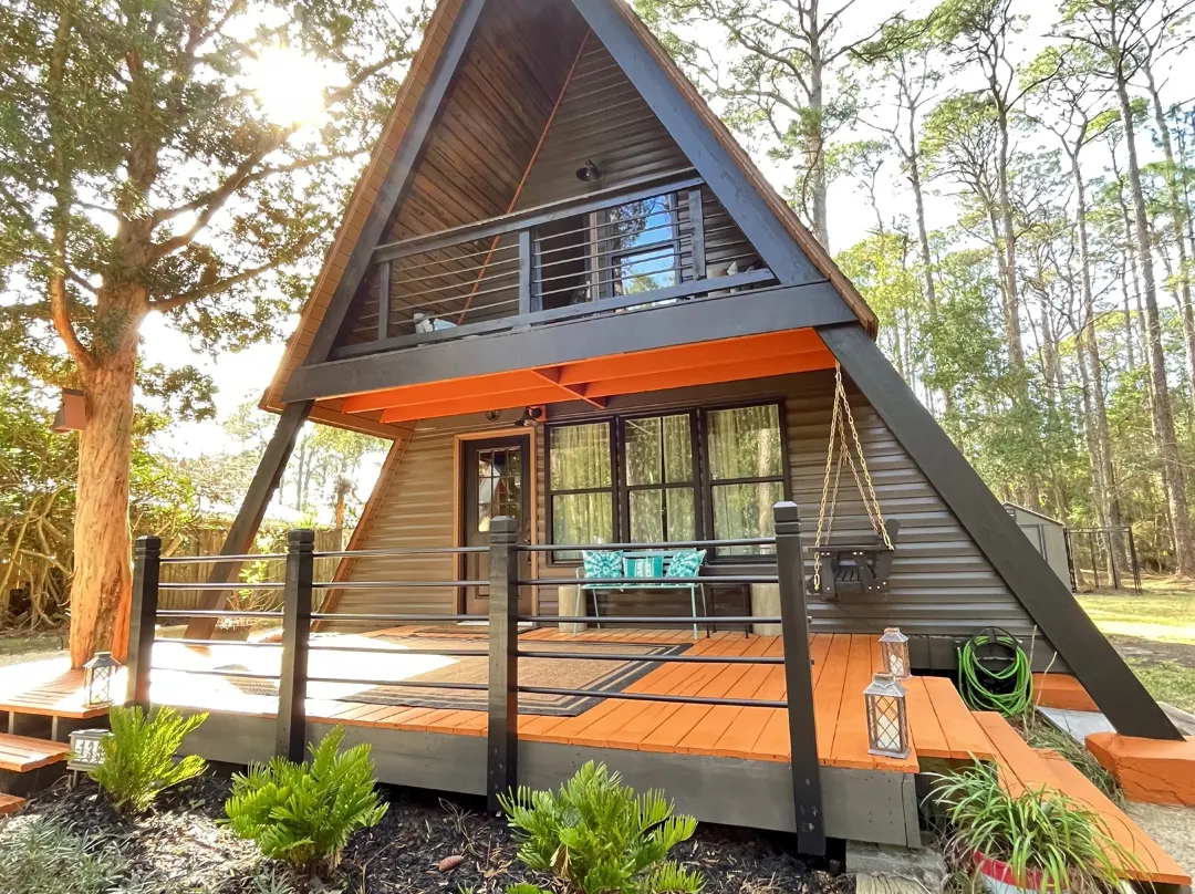 Cozy Cabin With Hot Tub And Fire Pit - Unique Coastal Retreat - Dauphin Island, AL