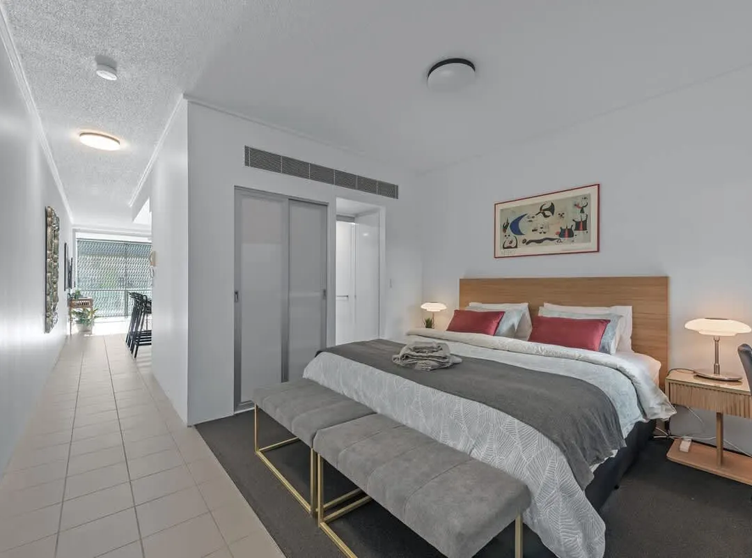 Artful Abode! 1bed/1bath/1car ~ 5 Mins To Cbd - Newstead
