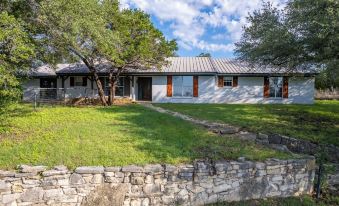 Roomy Home on the Hill overlooking Glen Rose, TX: Últimas Ofertas y ...