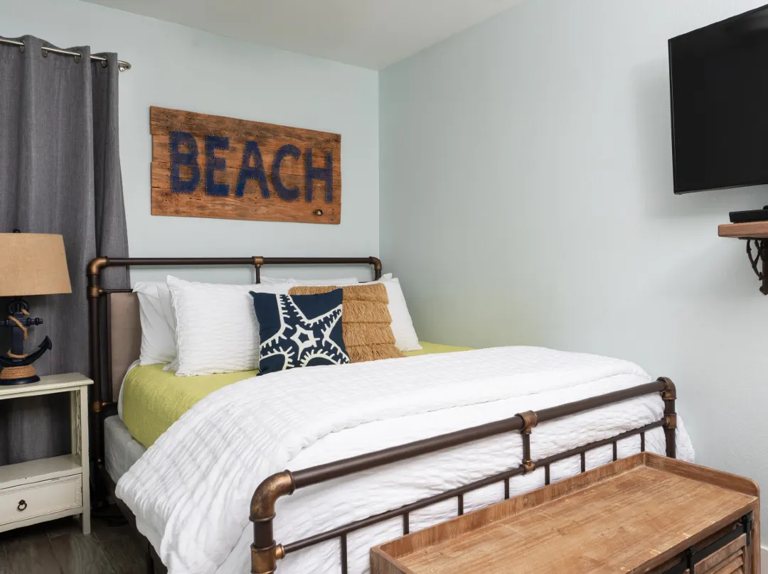 Gulf View Balcony And Gourmet Kitchen - Elegant Coastal Sanctuary - Galveston, TX