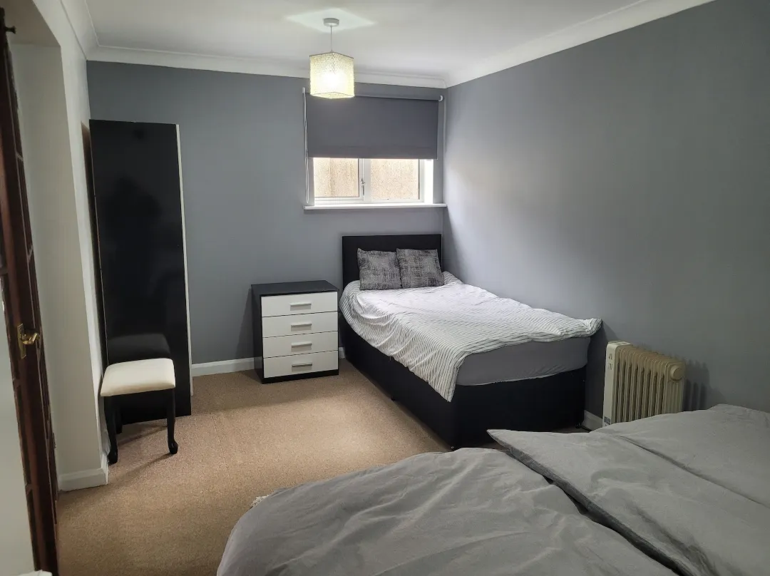 1 Bedroom - Sleeps 3 - Free Parking - Luton