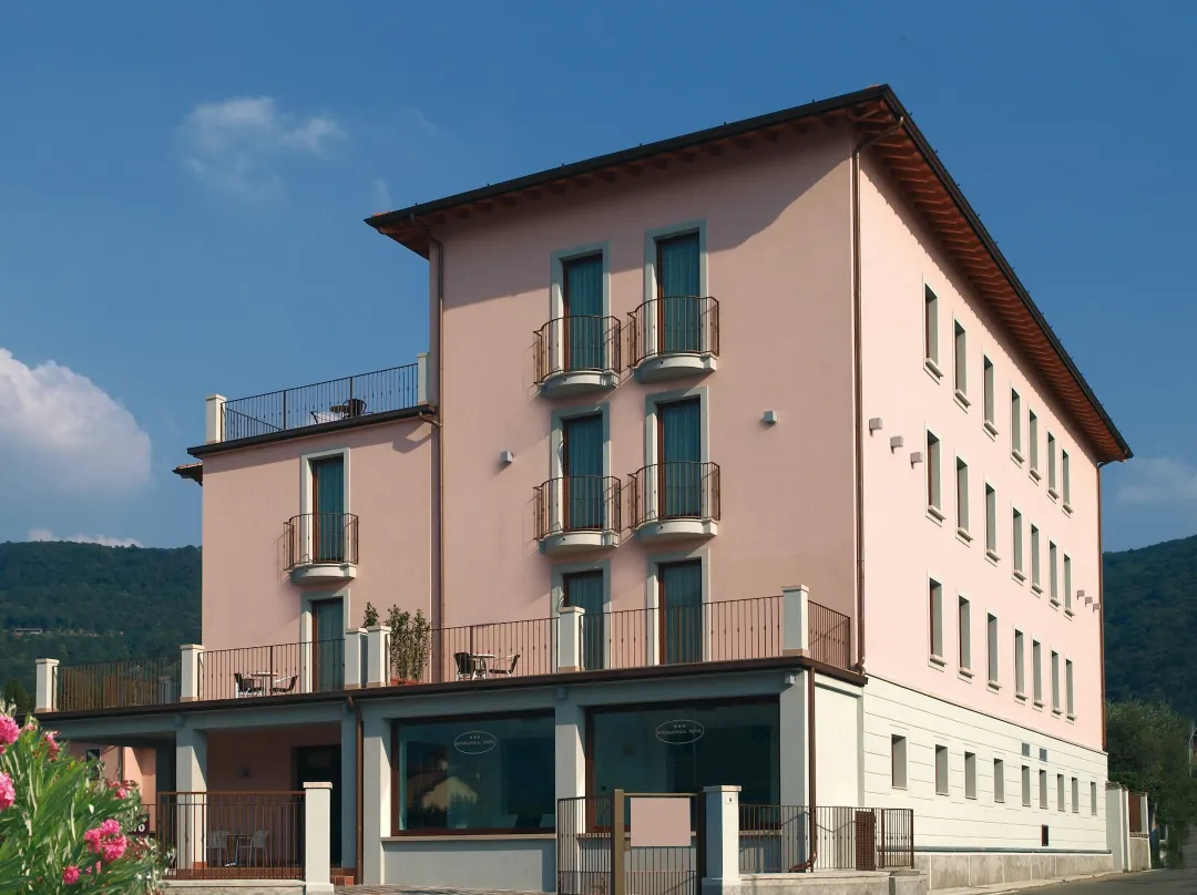 International Hotel - Iseo