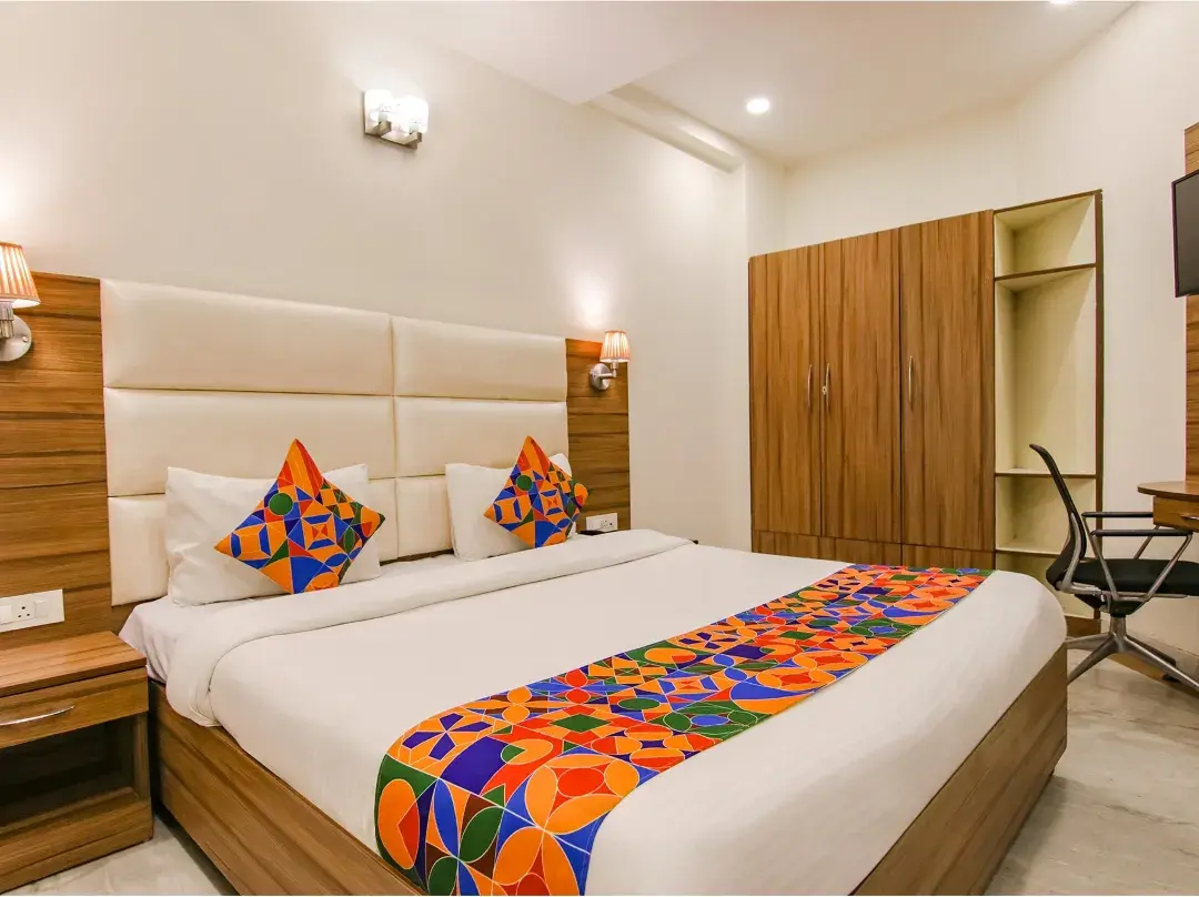 Hotel Leaf 9, Cyber City Near Ambience Mall - Gurgaon