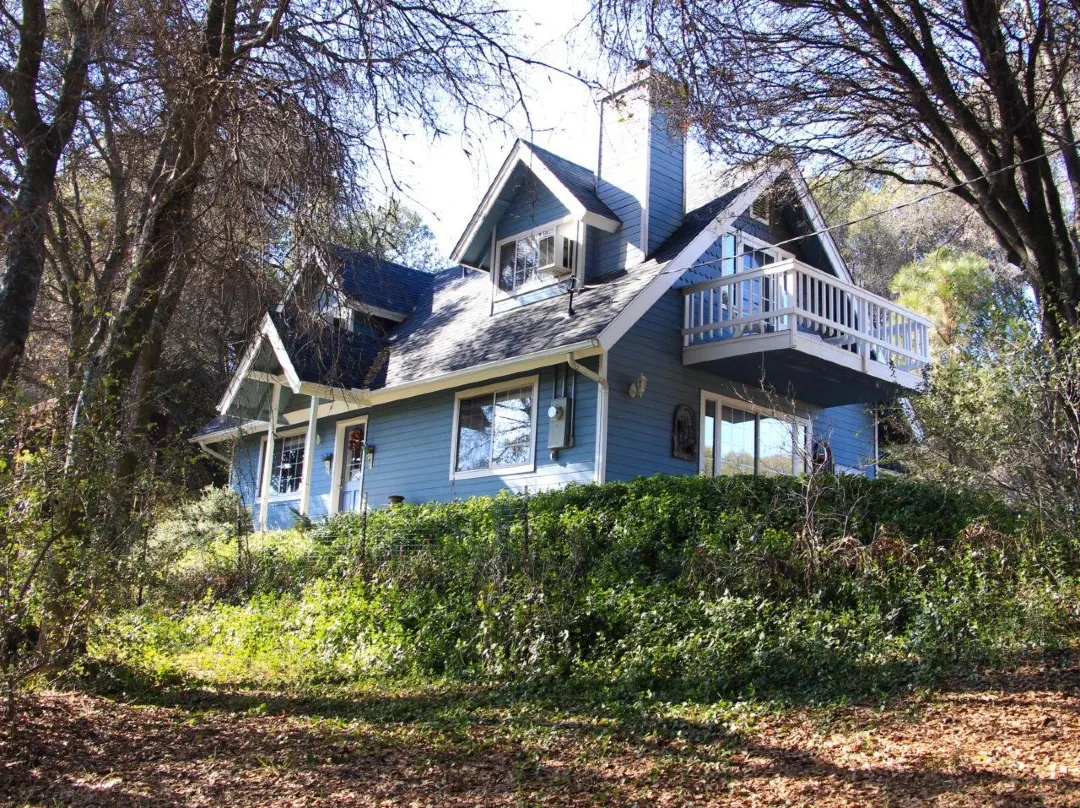 Apple Blossom Inn - Yosemite National Park, CA
