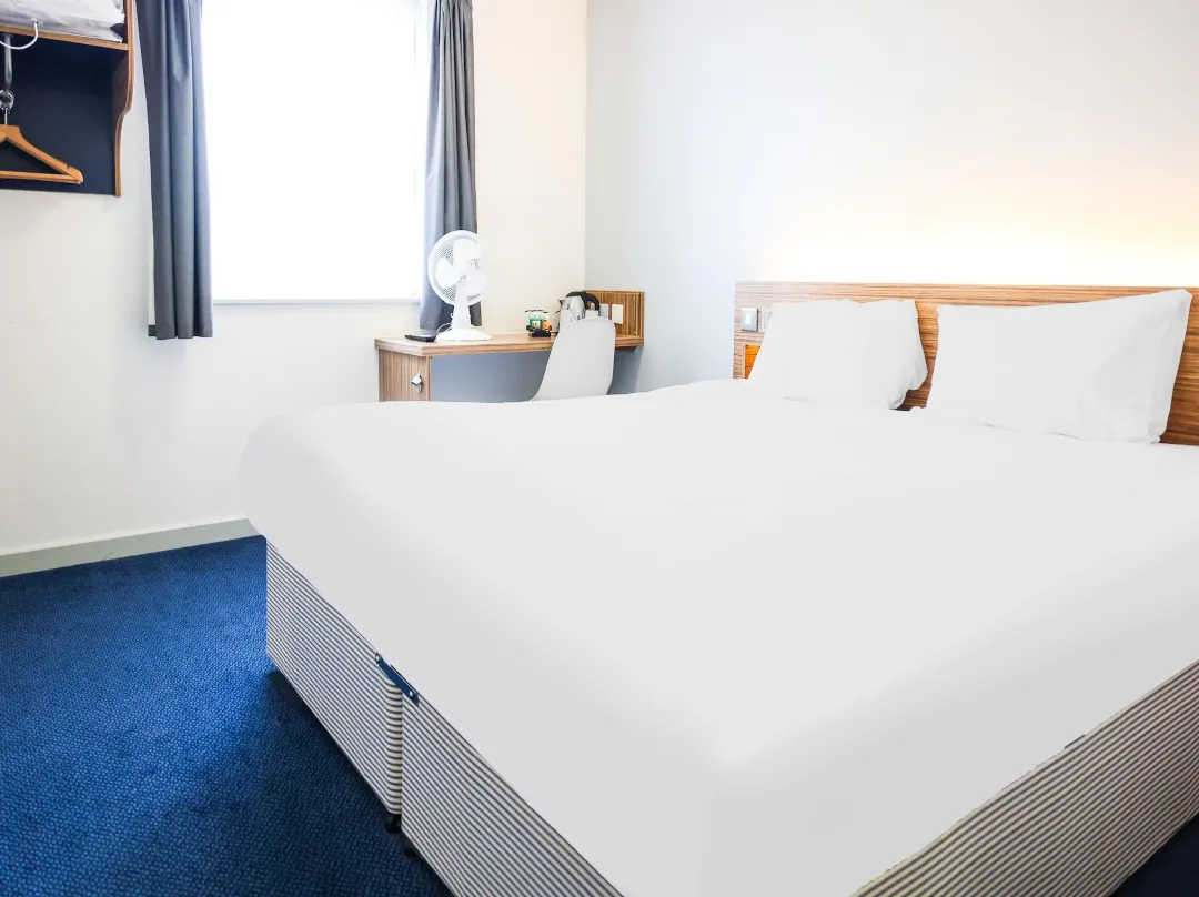 Deluxe Double Room - Gloucester