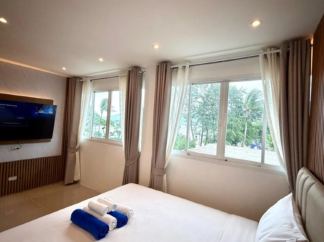 King Bed Room Steps From Patong Beach - Pa Tong