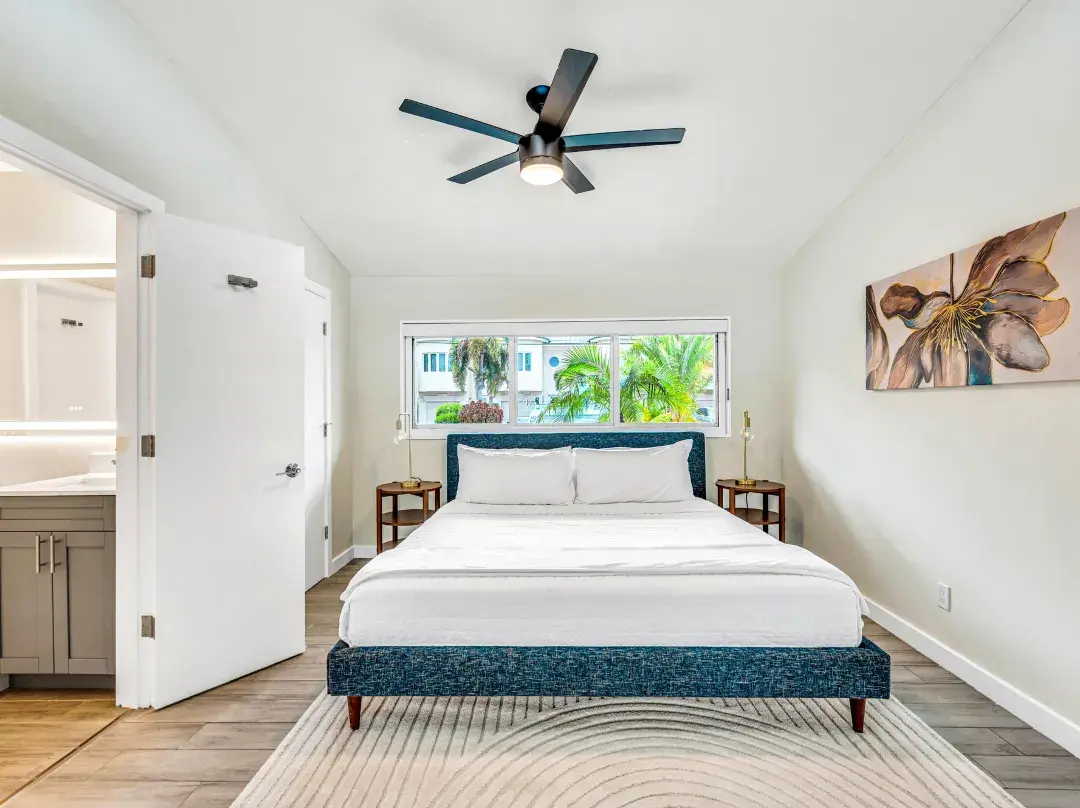 Private Patio With Dining And Heated Pool Access - Tranquil Haven - Pompano Beach, FL