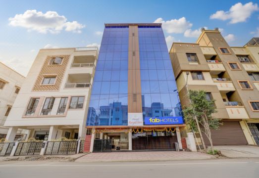Via Royal Inn NS - Taluka (Pune), Giá Cập Nhật 2026, Ưu Đãi & Đánh Giá ...