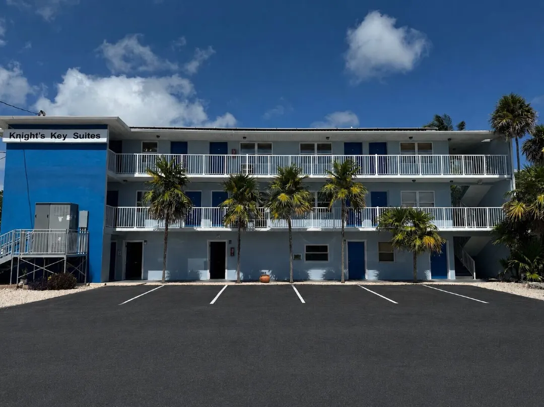 Knight's Key Suites - Florida Keys