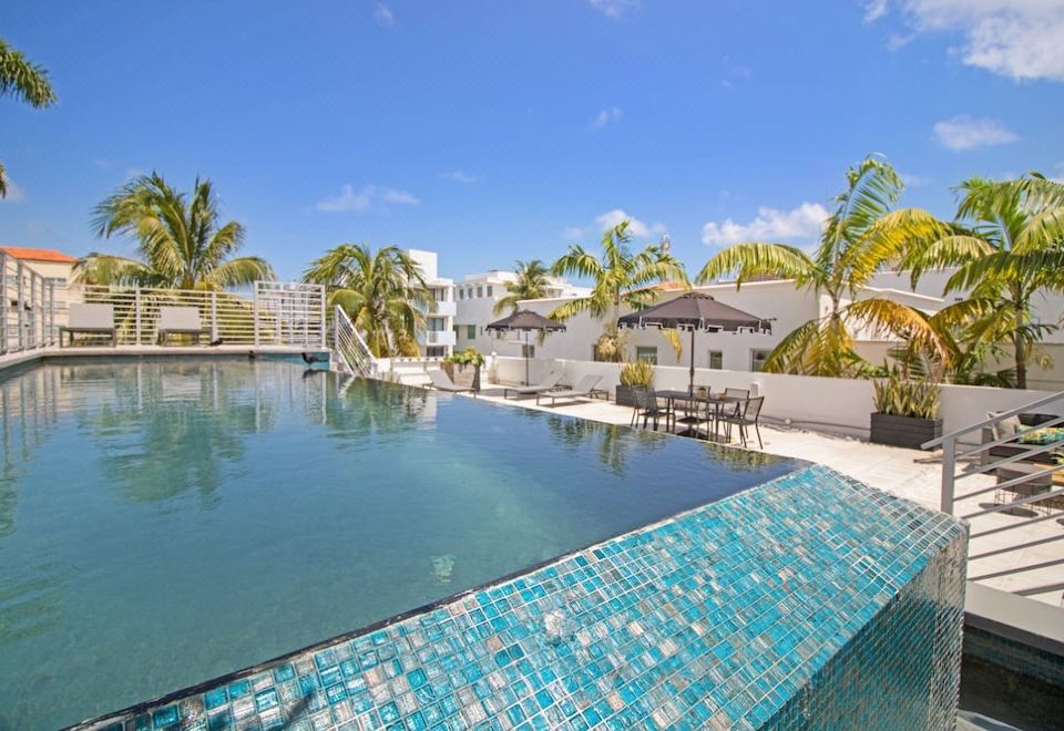 Roami at Collins Ave Penthouse, Miami Beach (updated prices & reviews ...