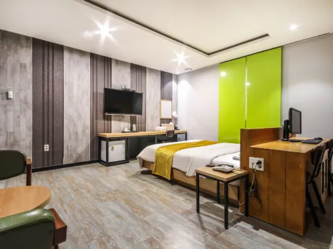 Jeonju Sinsigaji Hotel Pop - Jeonju-si