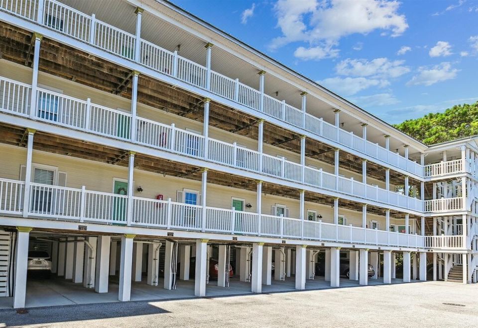 Experience Folly Life & Water ViewsQuiet, Clean, Beach & Downtown ...